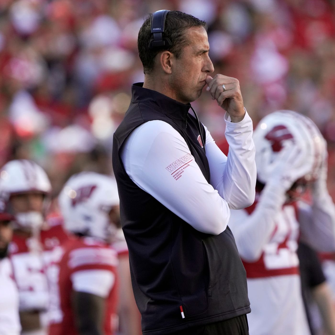 IT IS DONE: Wisconsin Badgers Linebacker Tackett Curtis Stuns Fans and ...